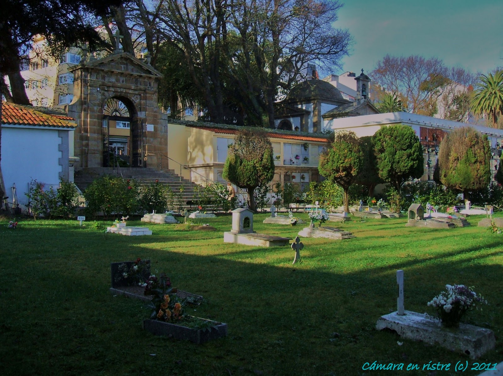 Cámara en ristre: CEMENTERIO DE SAN AMARO (A CORUÑA)