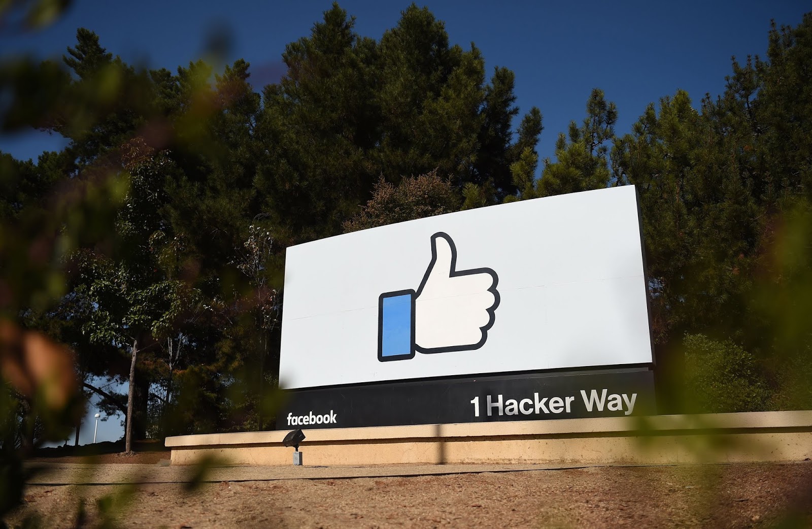 Facebook has no Immediate Plans to Implement End-to-End Encryption on ...
