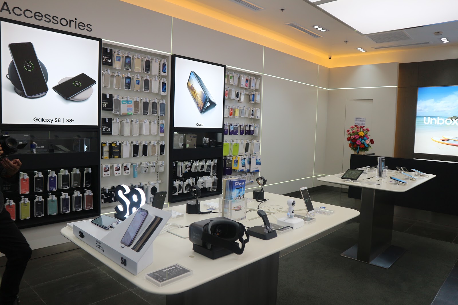 Samsung Experience Store opens in Davao - Eat Well. Travel Often