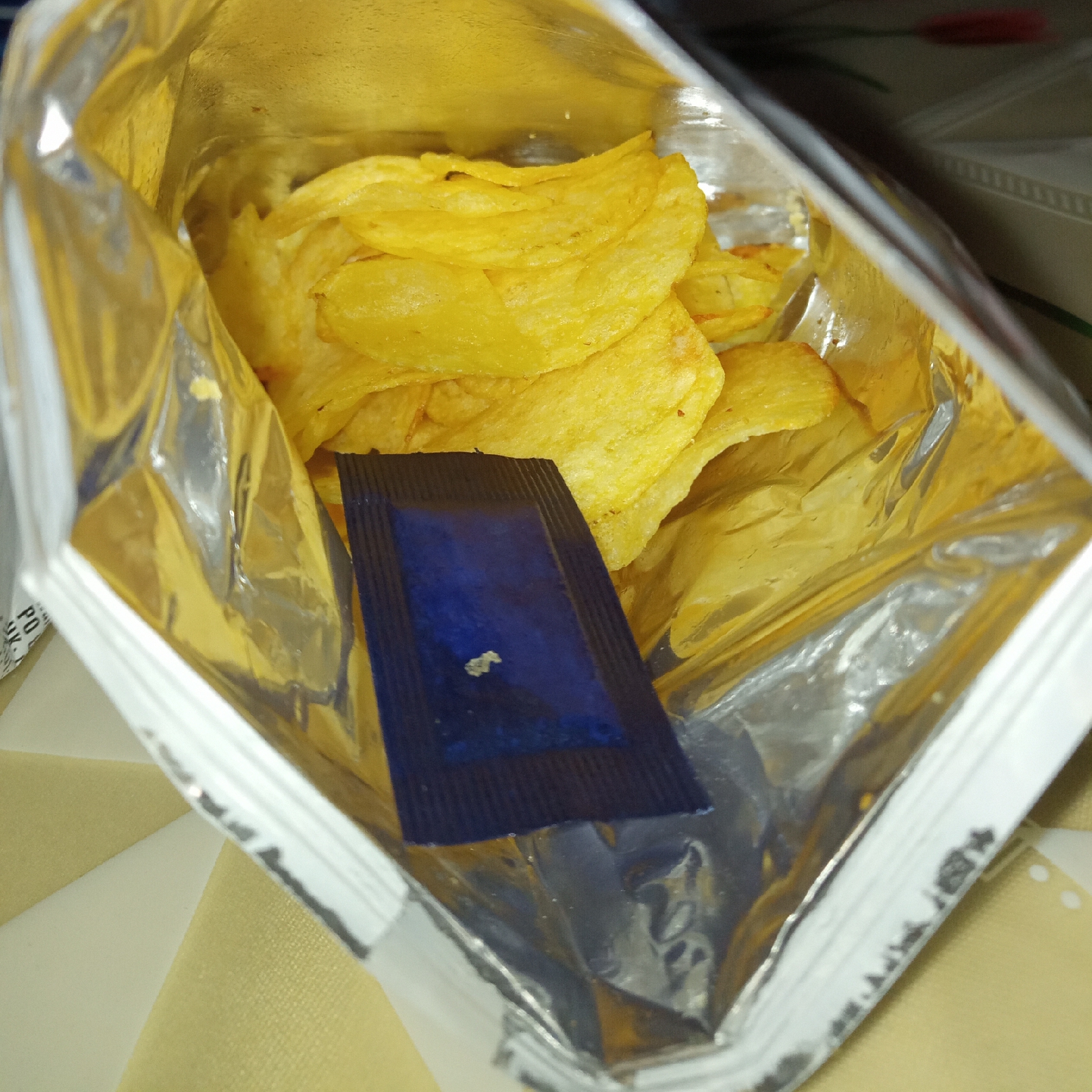Supersupergirl's Food Reviews: [Review] Walkers Originally Smiths salt ...