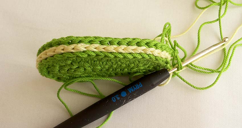 FREE CROCHET PATTERN: Flip flop key chain
