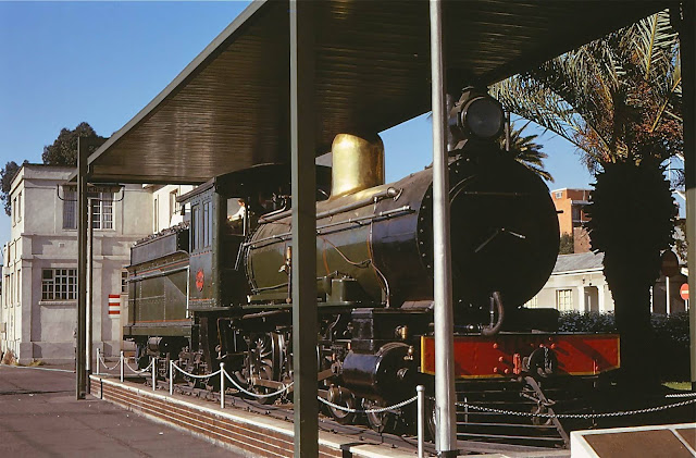 old STEAM LOCOMOTIVES in South Africa: Kimberley Station Platform SAR ...