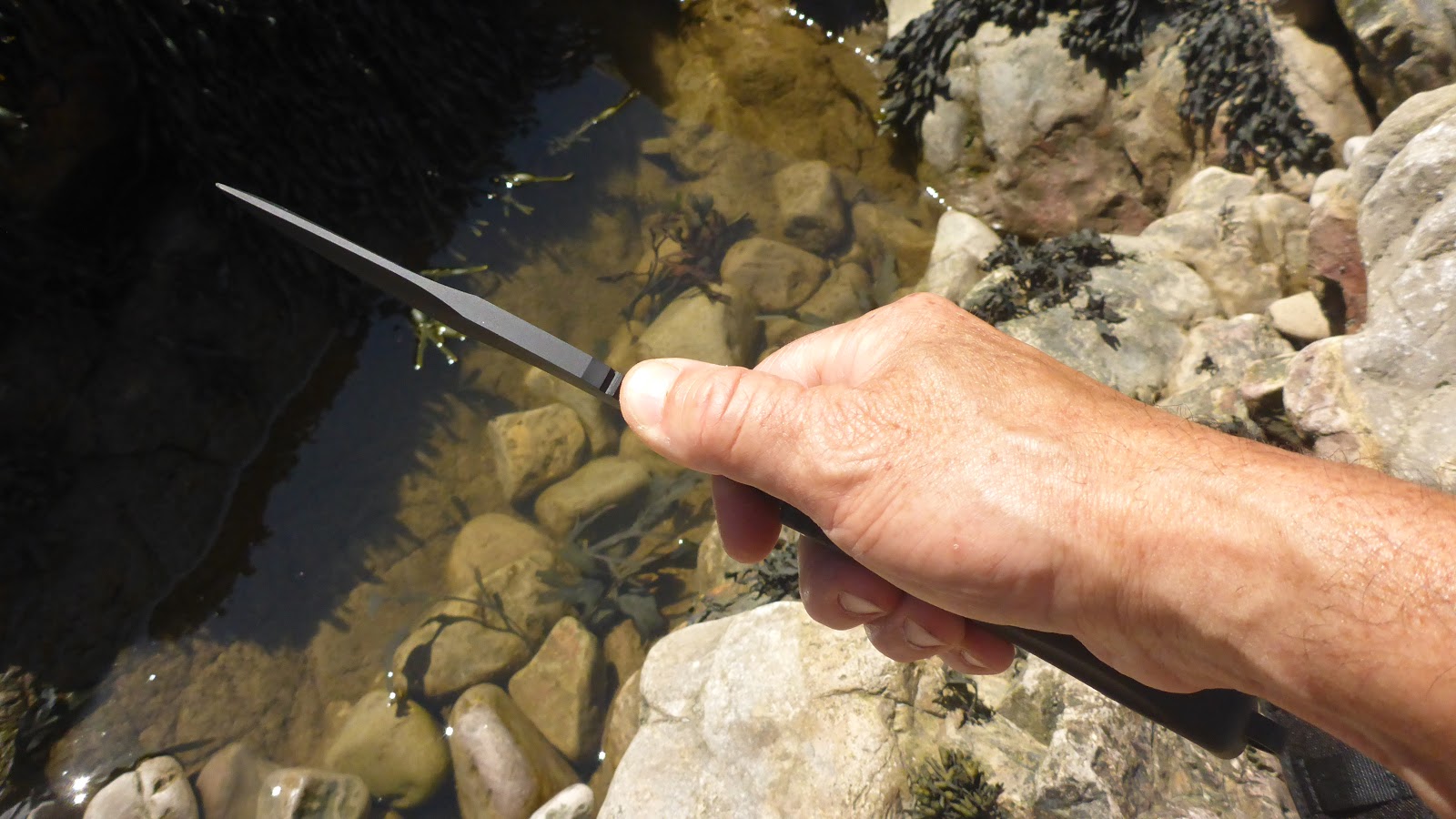 Hardcore Knives and tools for Wilderness Camping
