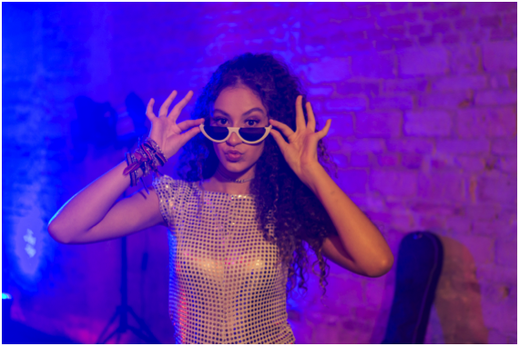 Novo clipe de Belli fala de bullying e preconceito - Acesso Cultural