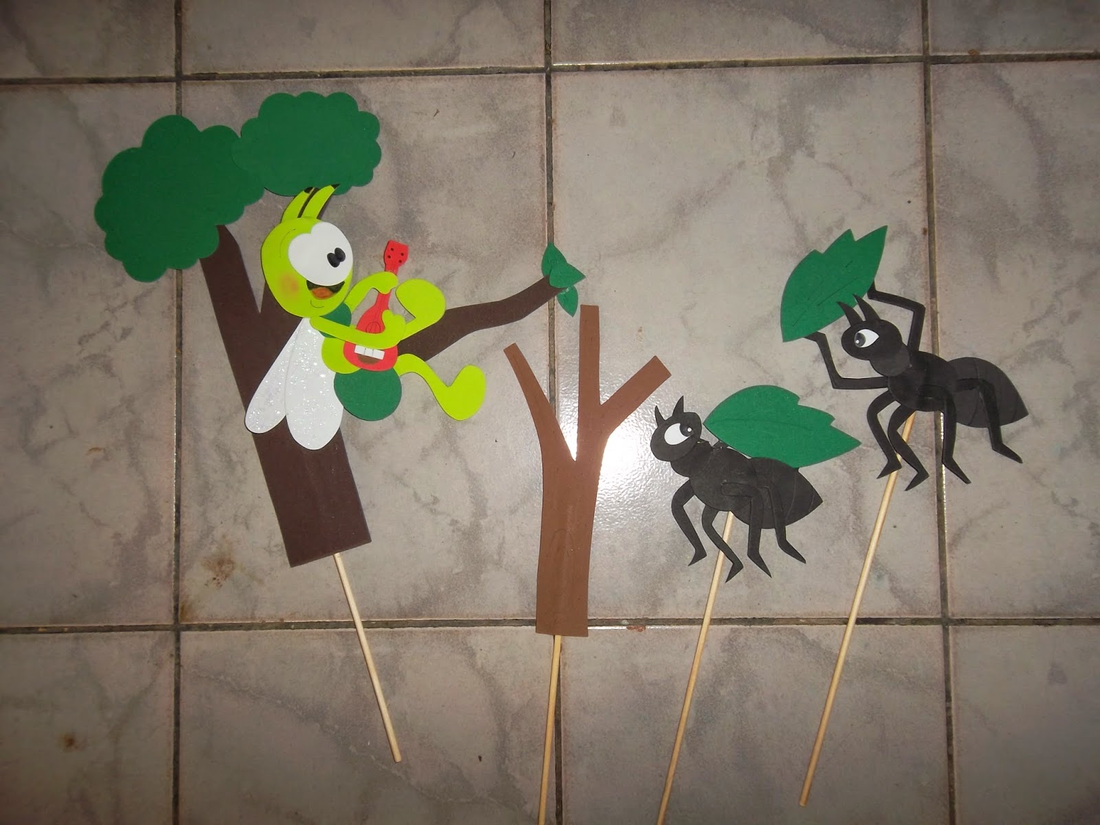 Joaninha Amarelinha - Arte em E.V.A: Palitoches em E.V.A Joaninha Amarelinha - Arte em E.V.A: Palitoches em E.V.A
