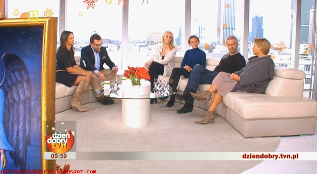 TVGIRLS: KINGA RUSIN W GRANATOWEJ MINI SUKIENCE I SZARYCH ZAMSZOWYCH ...