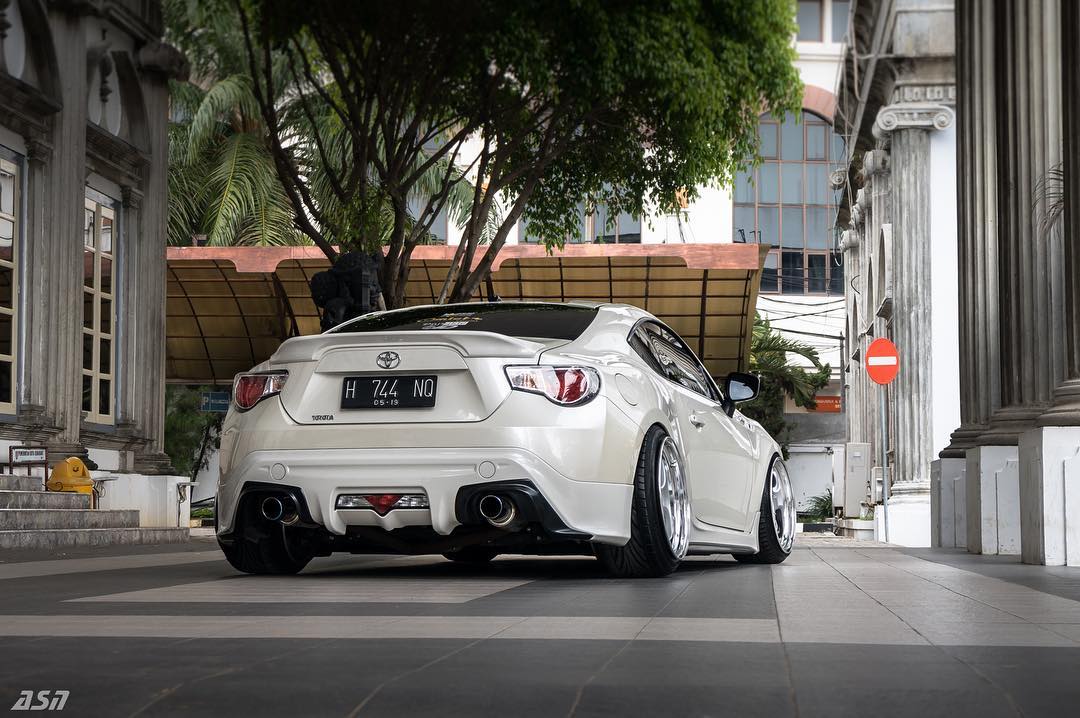 Modifikasi Mobil Ceper Toyota 86 Velg Work Wheels Meister S1 3P Owner ...