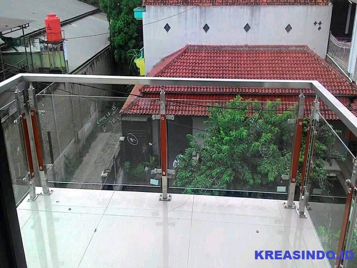 Ini Dia 10 Lebih Model Railing Kaca Kombinasi Stainless yang Bisa Buat ...