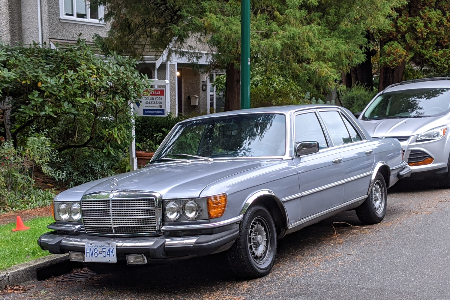 Old Parked Cars Vancouver: 1980 Mercedes Benz 300SD