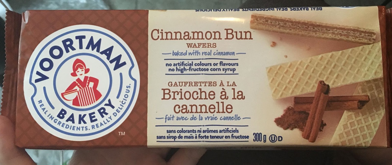Adorable Fluff: Voortman. Cinnamon Bun Wafers Review.