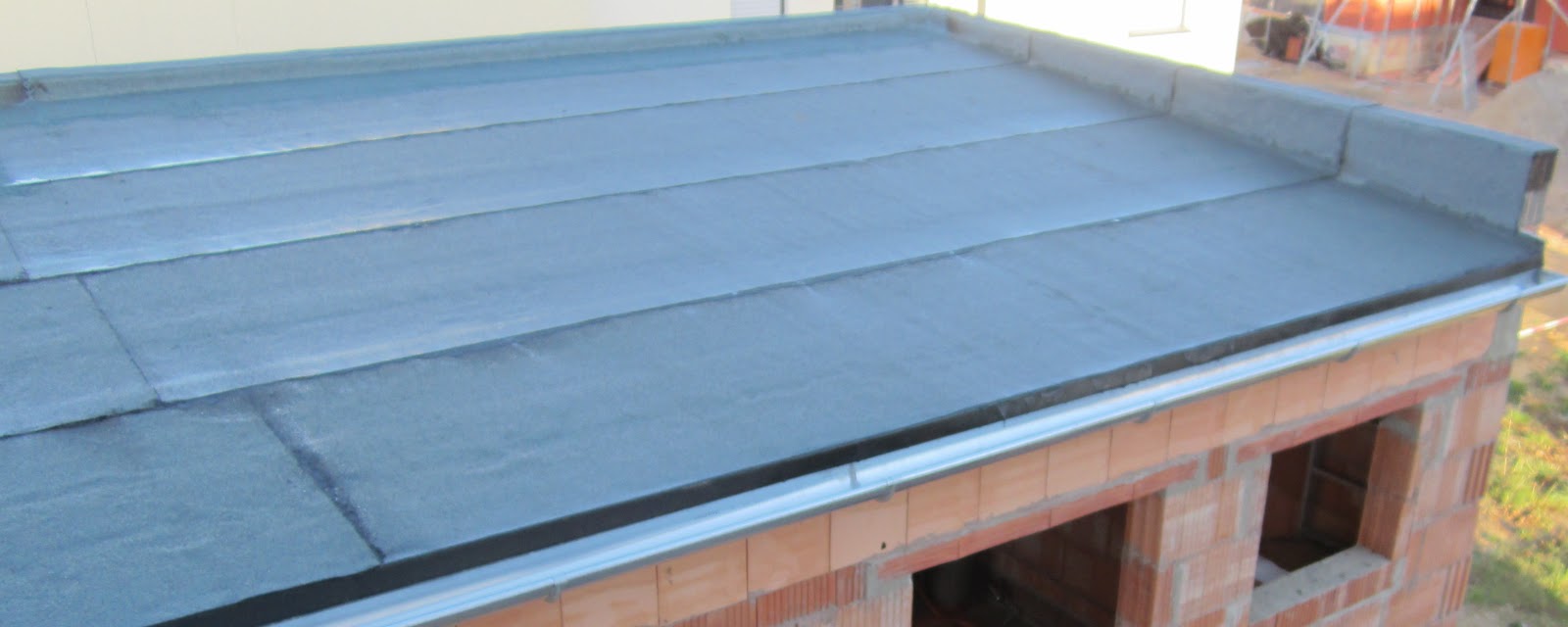 Unser Hausbau: Garage in Eigenleistung: 3. Lage Bitumenbahn angeschweißt