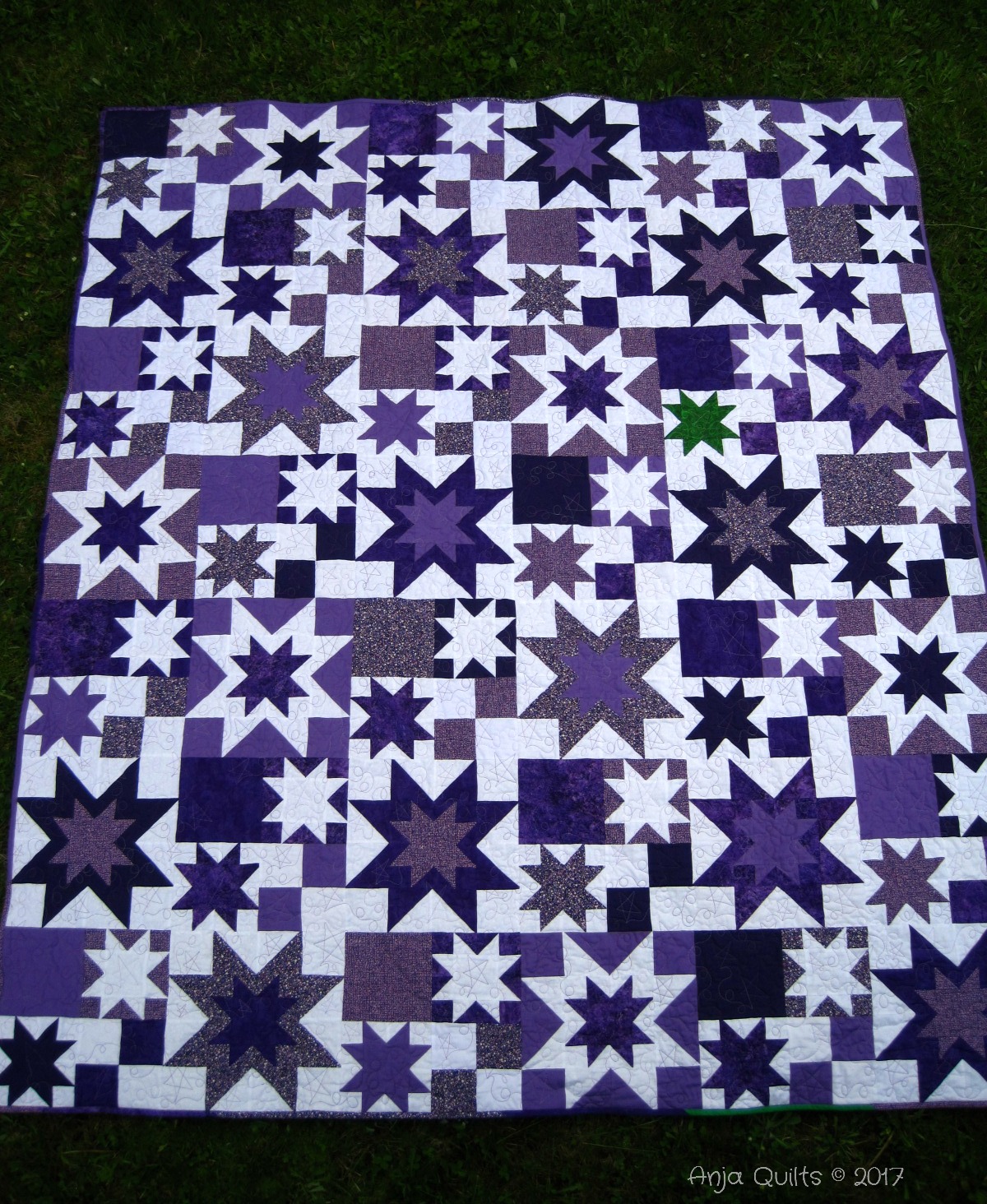 Anja Quilts: TGIFF - Double Star Quilts