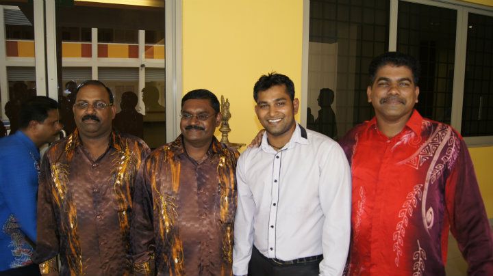 Panitia Bahasa Tamil SMK Chaah: "Benchmarking" ke Singapura - Umar ...