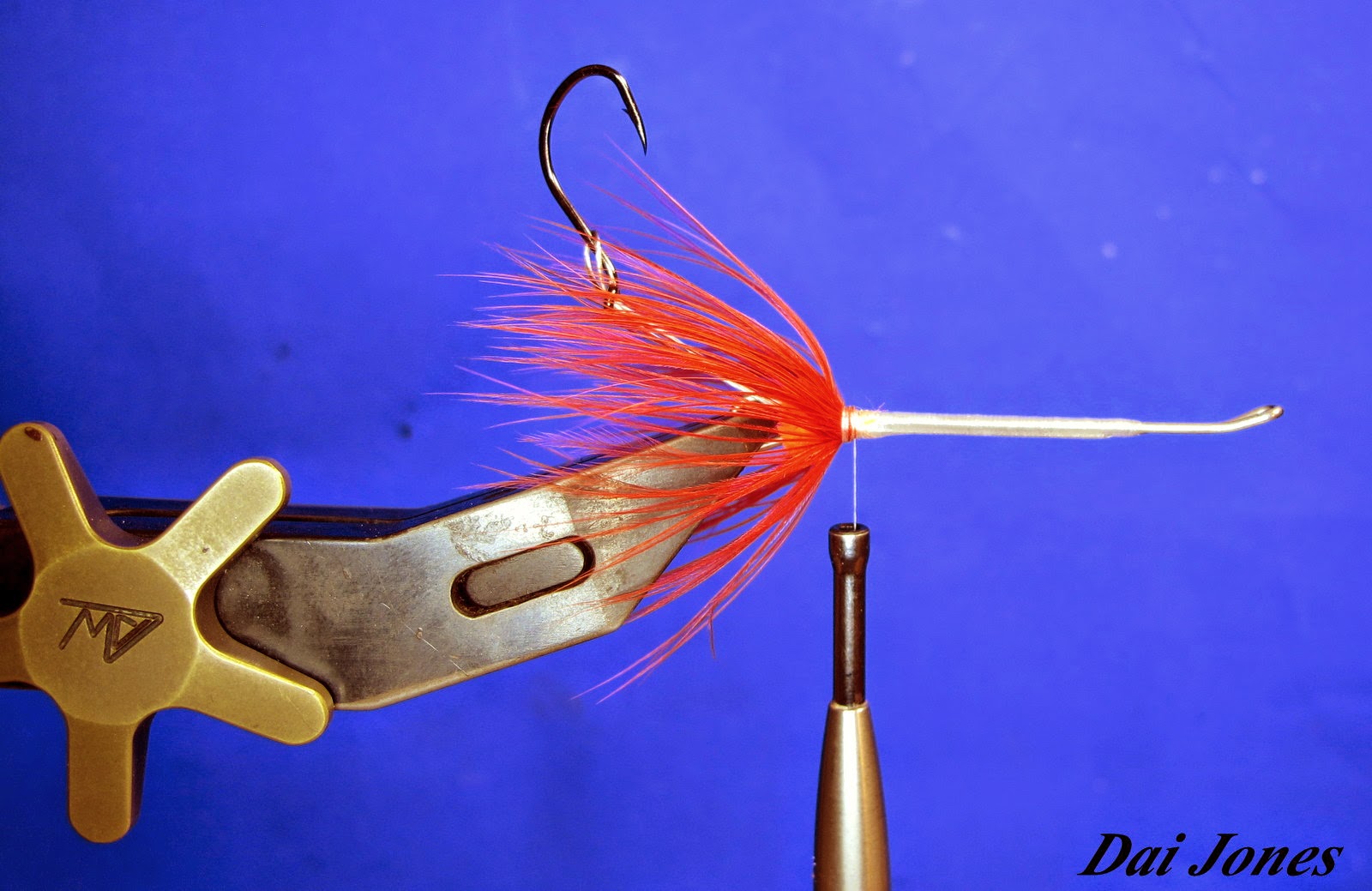 Flies step by step: Sewin ( sea trout) Night Intruder step by step.