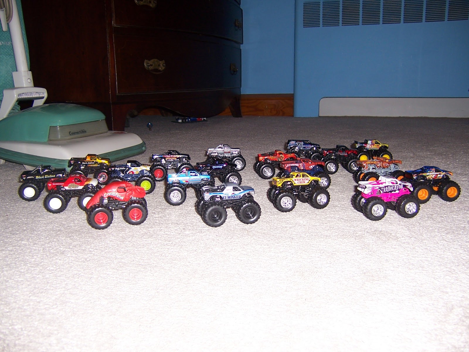 JC Motors Official: My Hot Wheels Monster Jam Collection