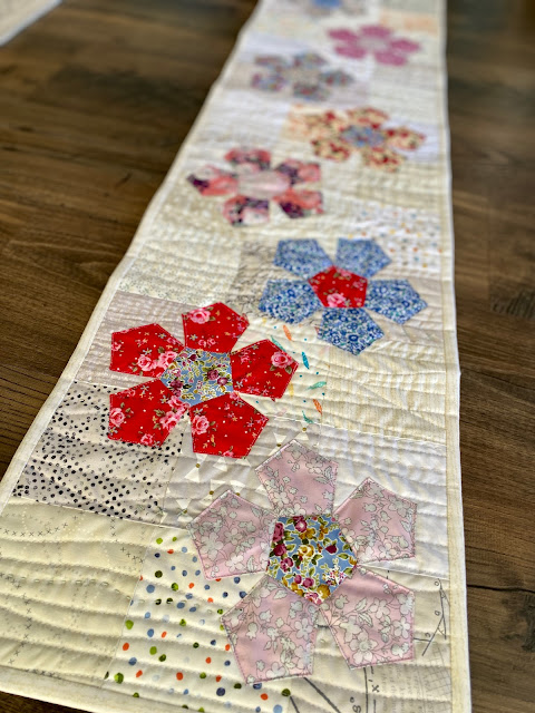 A Pentagon Flower Garden - Samelia's Mum