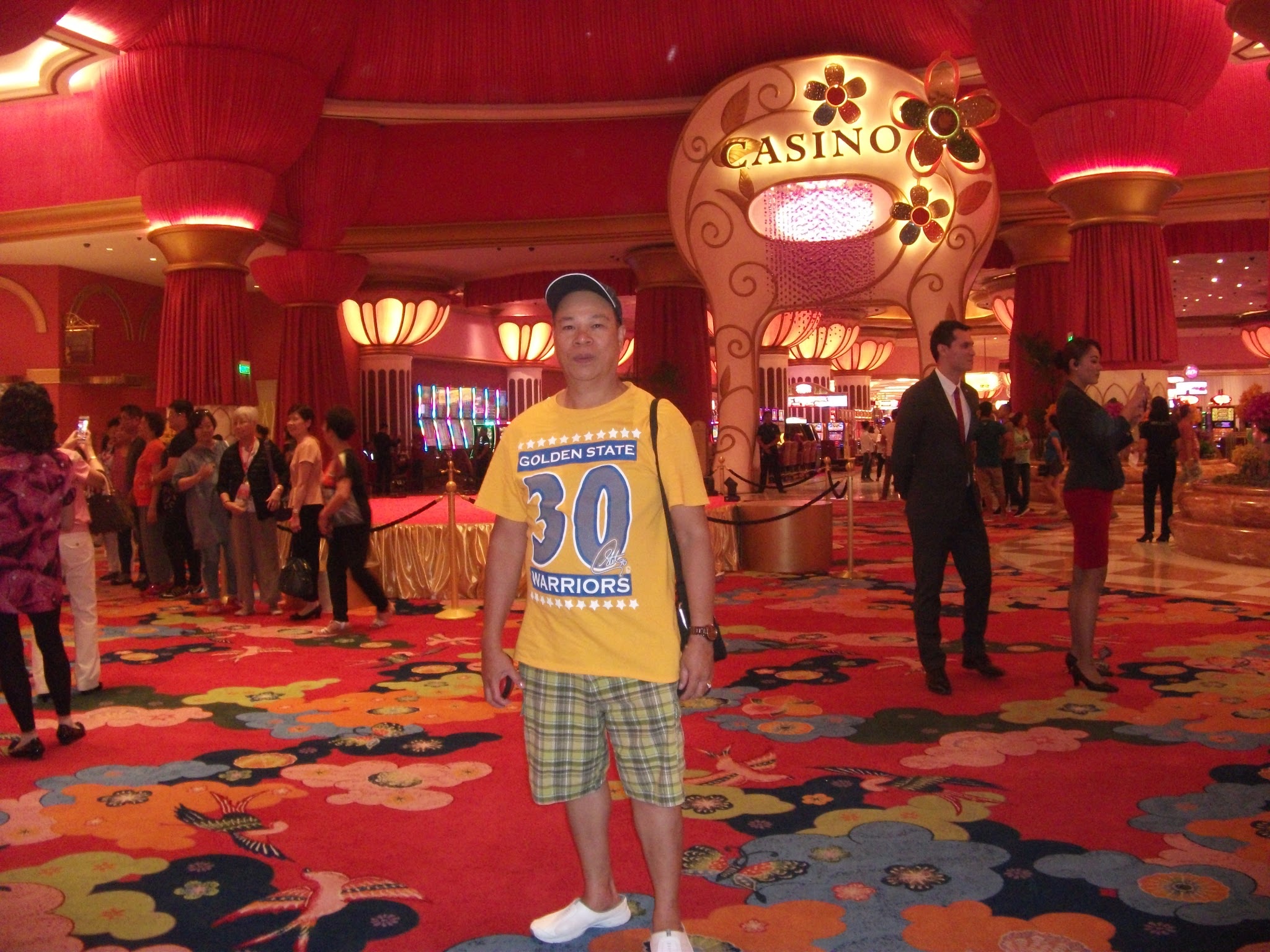 OKADA MANILA - Touristang Pobre