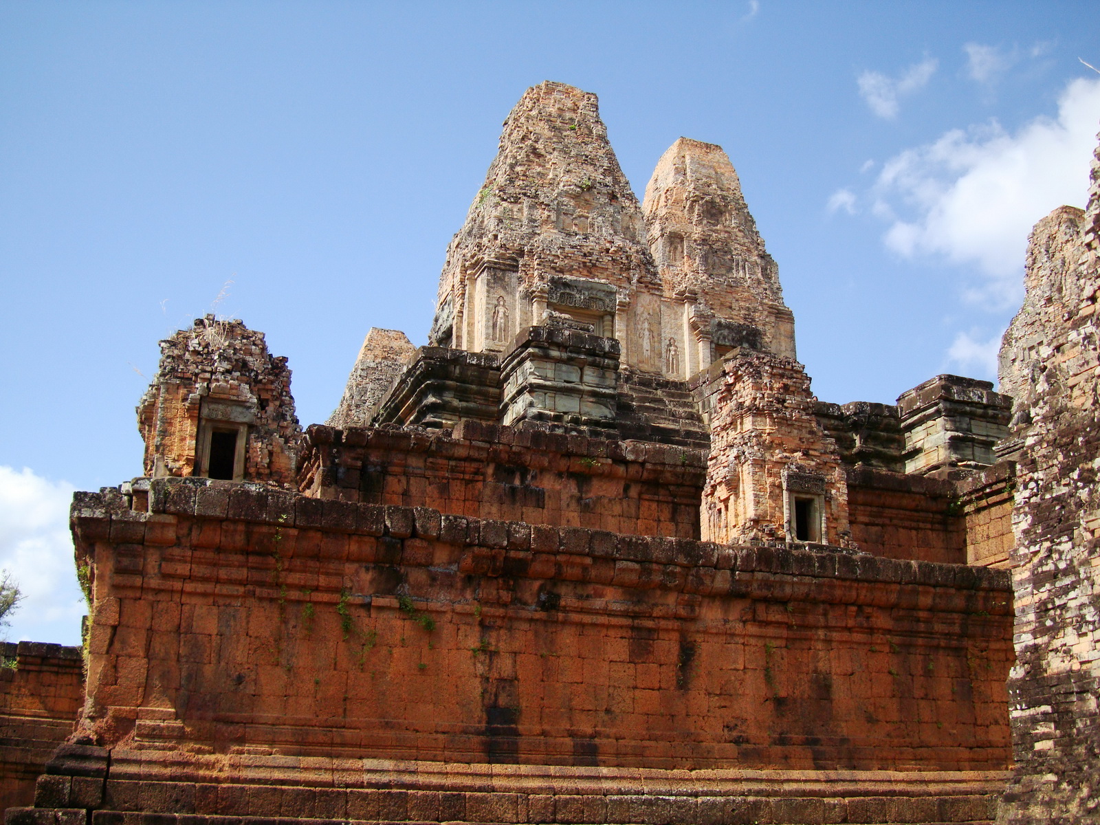 Cambodia E-Visa Blog: Prasat Pre Rub - Turn or change the body
