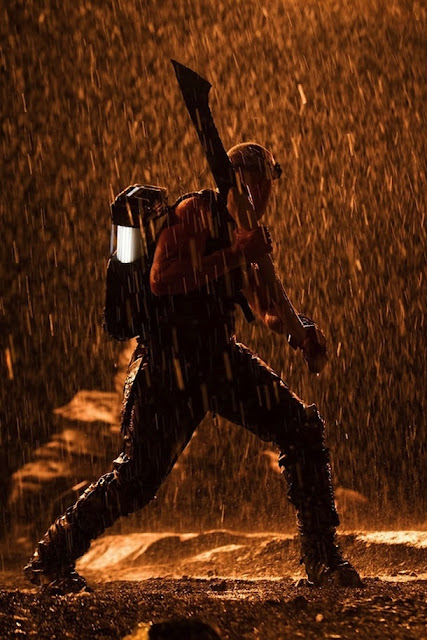 SNEAK PEEK : "Riddick": A Storm On The Horizon