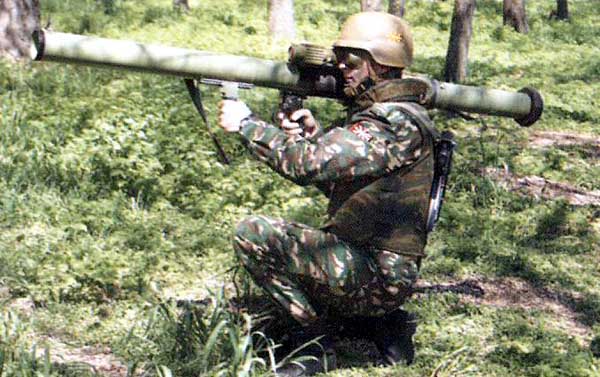 JNA: M79 Osa RUČNI BACAČ RAKETA 90 mm