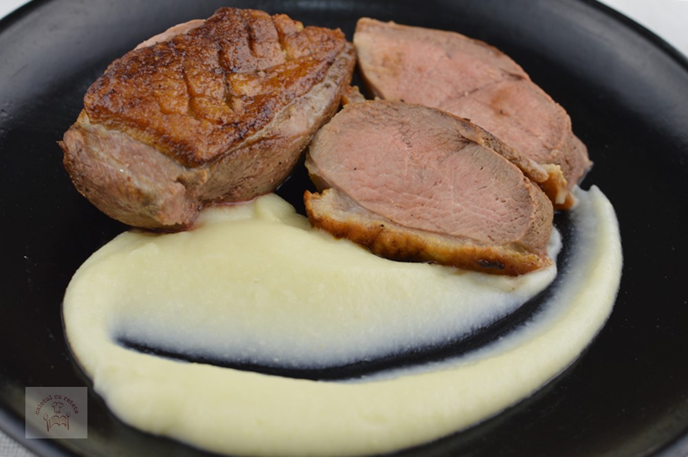 Piept de rata la tigaie, cu piure de telina - CAIETUL CU RETETE