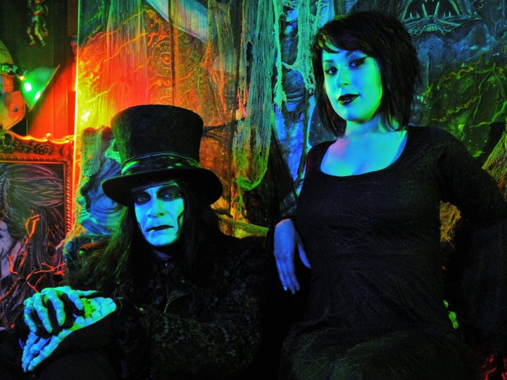 Dr. Destructions Crimson Theatre - Frankenstein Meets the Space Monster