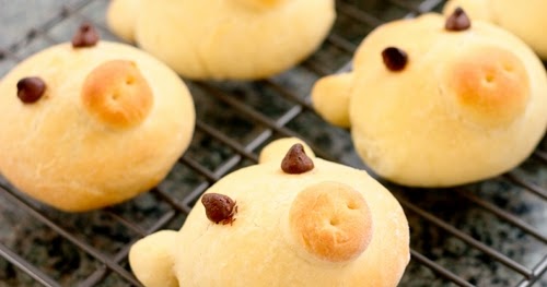 Red Shallot Kitchen: Pig Buns