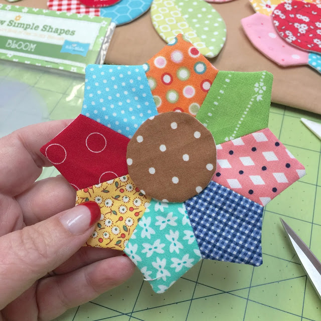 Bee In My Bonnet: Sew Simple Shapes - More Easy Patchwork Flowers!!!