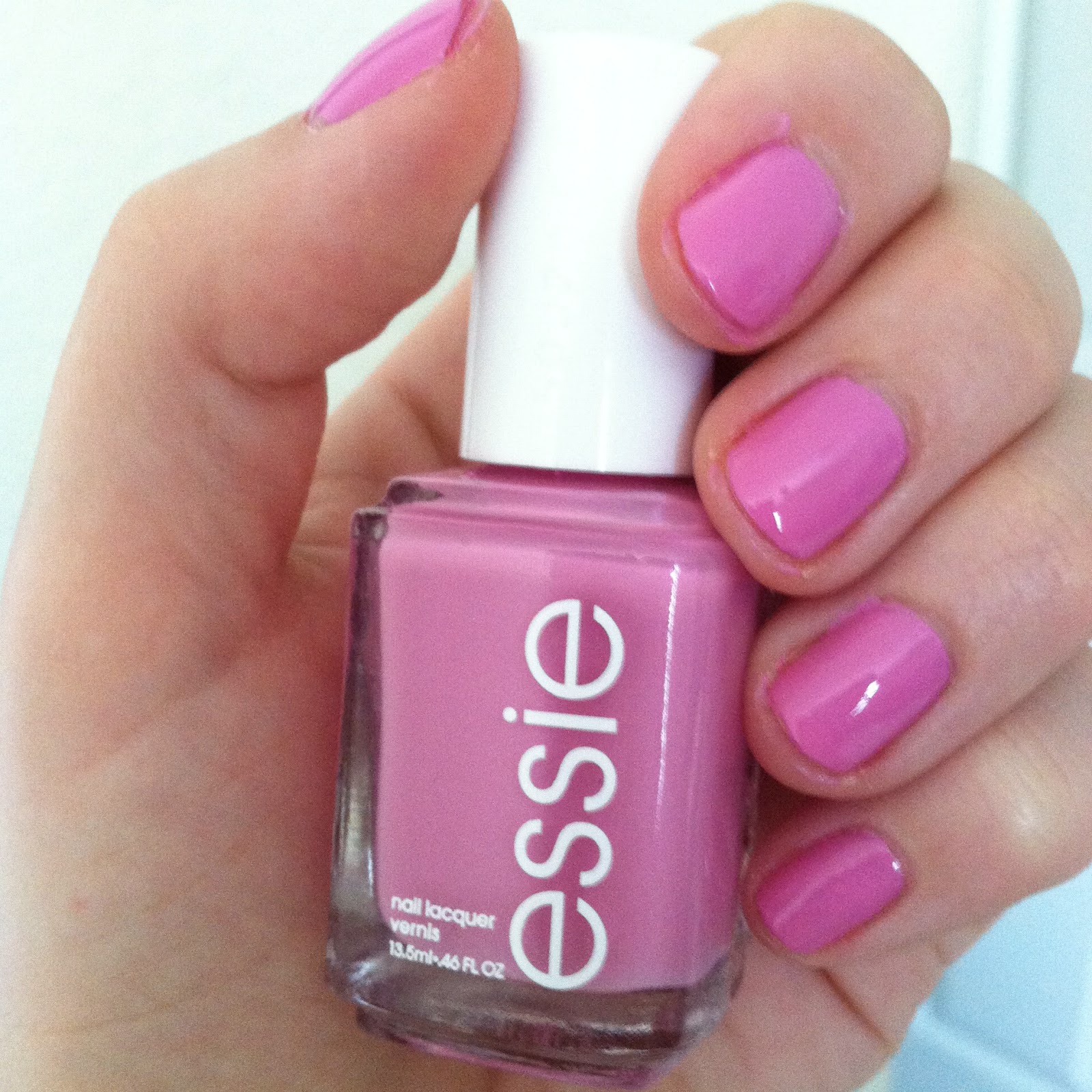 A Little Beauty Luxury: Today I'm Wearing #12: Essie Cascade Cool