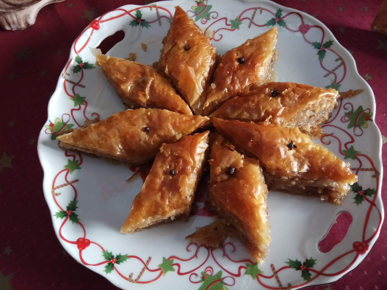 Σμαραγδάκι...: ΚΑΛΗ ΧΡΟΝΙΑ...!!!! ΠΟΙΩΝΤΑΣ ΑΓΑΠΗ..!!!