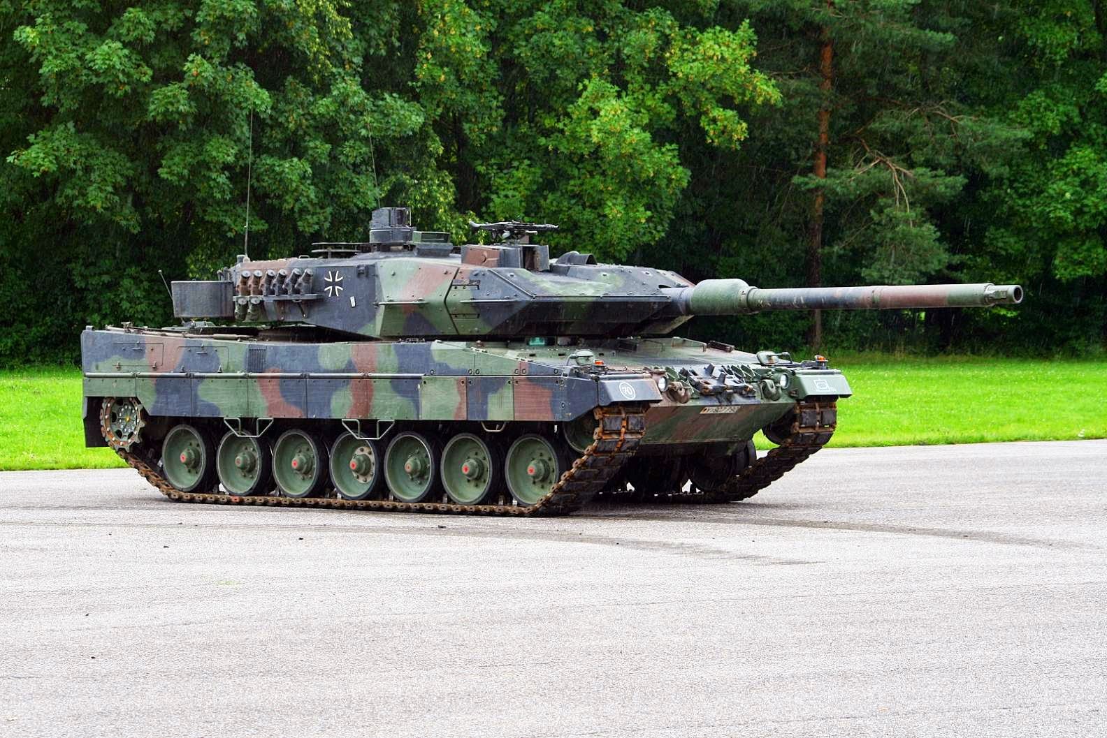 JIPES E FORAS DE ESTRADA: KRAUSS-MAFFEI WEGMAN LEOPARD 2A7+