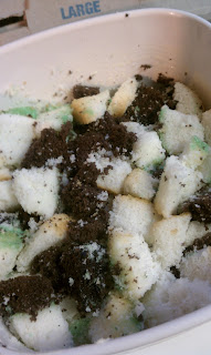 Everything But The Kitchen Sink: Cupcake Bread Pudding