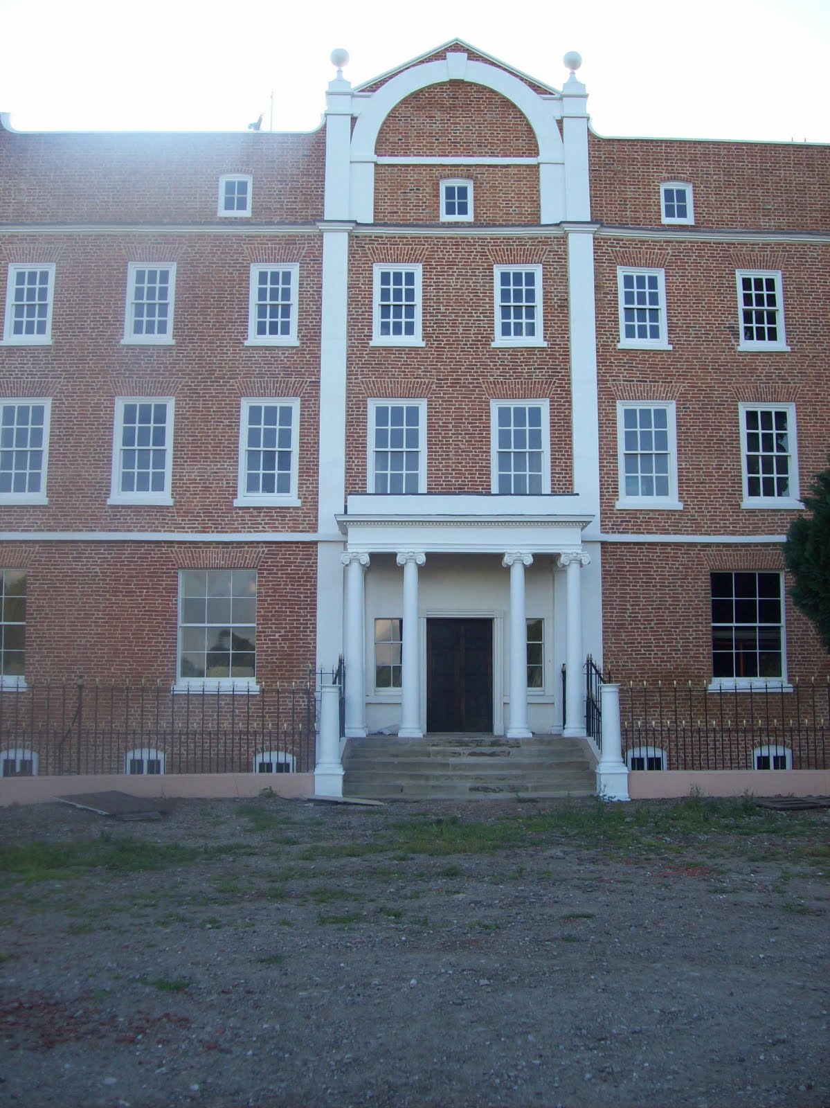 A GHOST HUNTERS DIARY: HANKELOW HALL