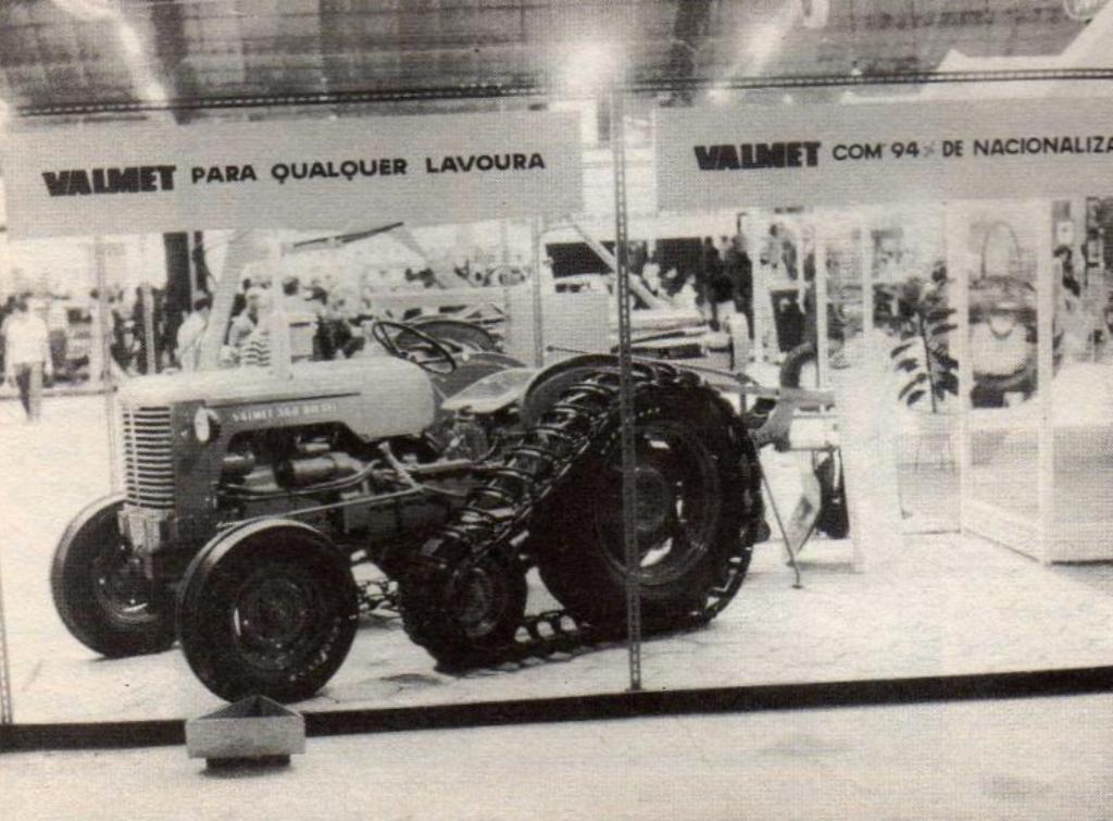 Tratores Antigos: Fotos Antigas: Valmet 360 no Salão do Automóvel de 1962