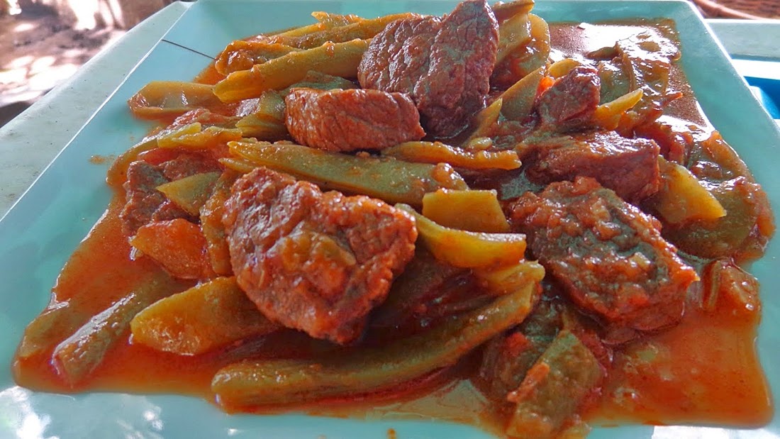 Fasolakia me kreas (green beans with meat) | Best Greek Green Beans Recipes