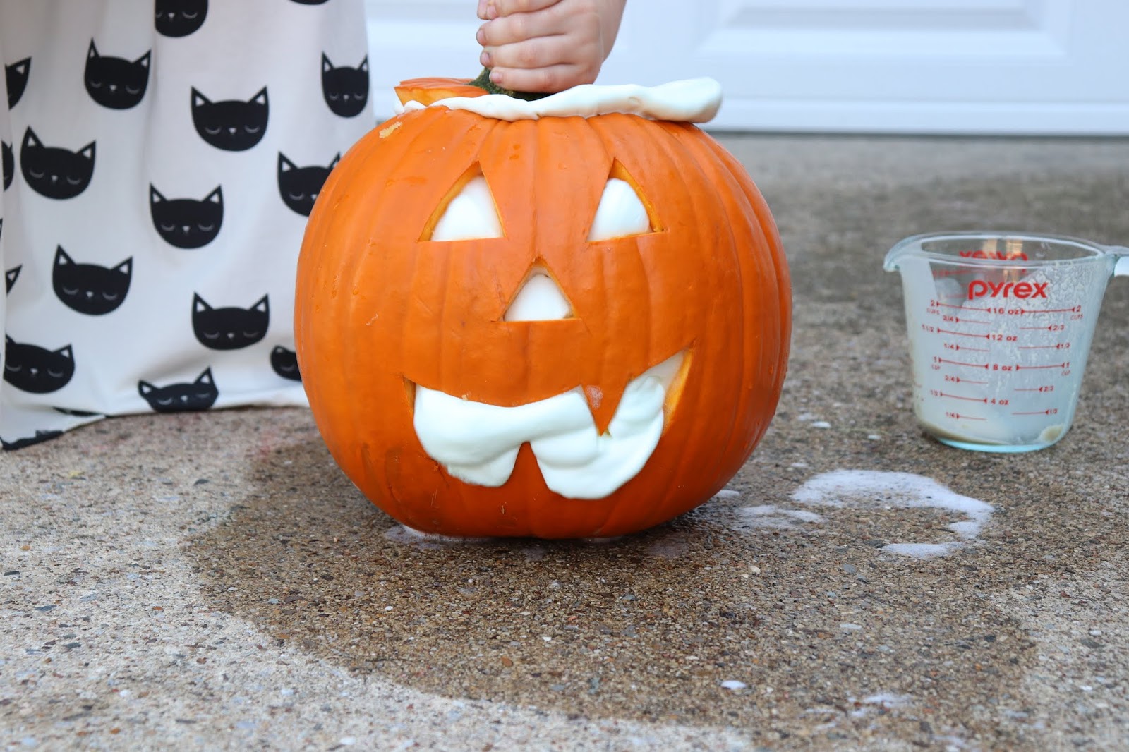 Momfessionals: Puking Pumpkin Experiment