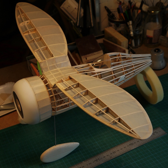 Free Flight -Vintage model airplane- cars-model retro avion et voiture ...