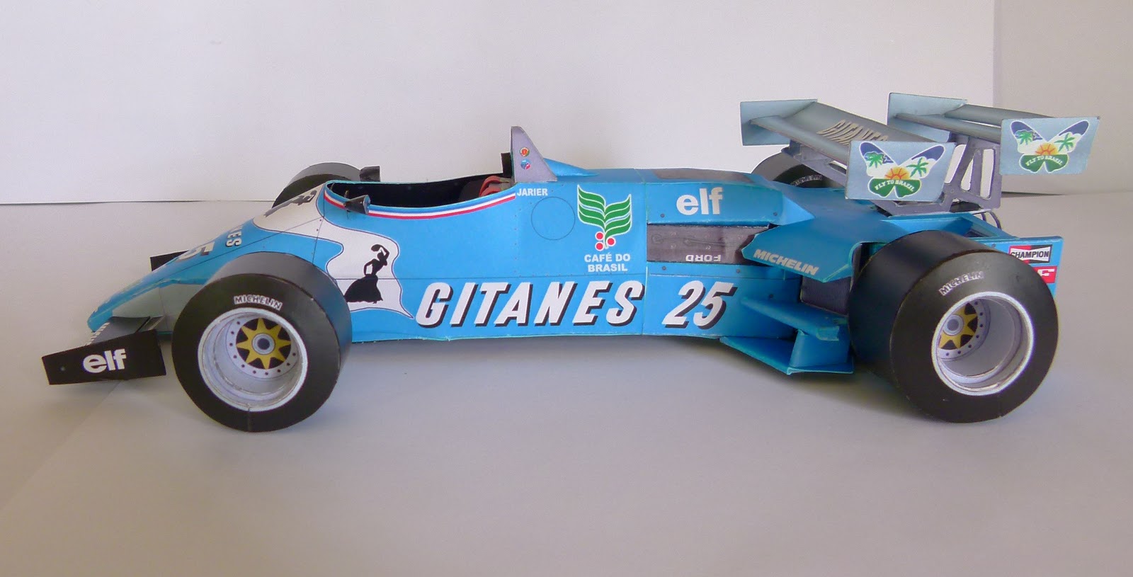 M4RC10 Papercraft F1: 2011