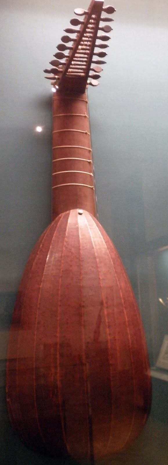 Buying a Lute: Baroque lutes