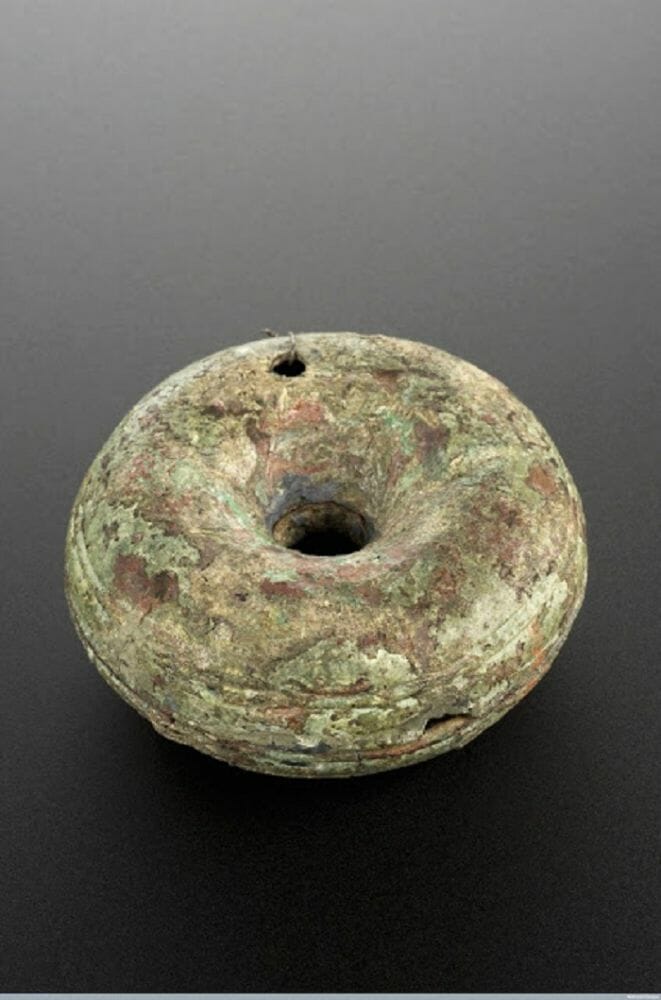 Rosca de bronze deveria ser introduzida no cérvix da mulher durante a ...