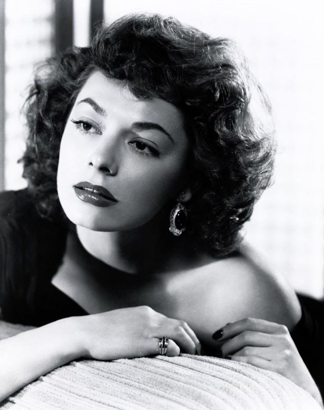 45 Glamorous Photos of Ruth Roman in the 1940s and ‘50s ~ Vintage Everyday