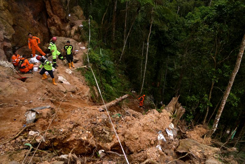 9 Warga Solok Selatan Tewas Tertimbun Tambang Emas Ilegal