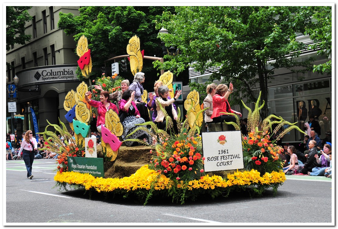 One-stop: Rose Festival .. floats only @ Downtown Portland