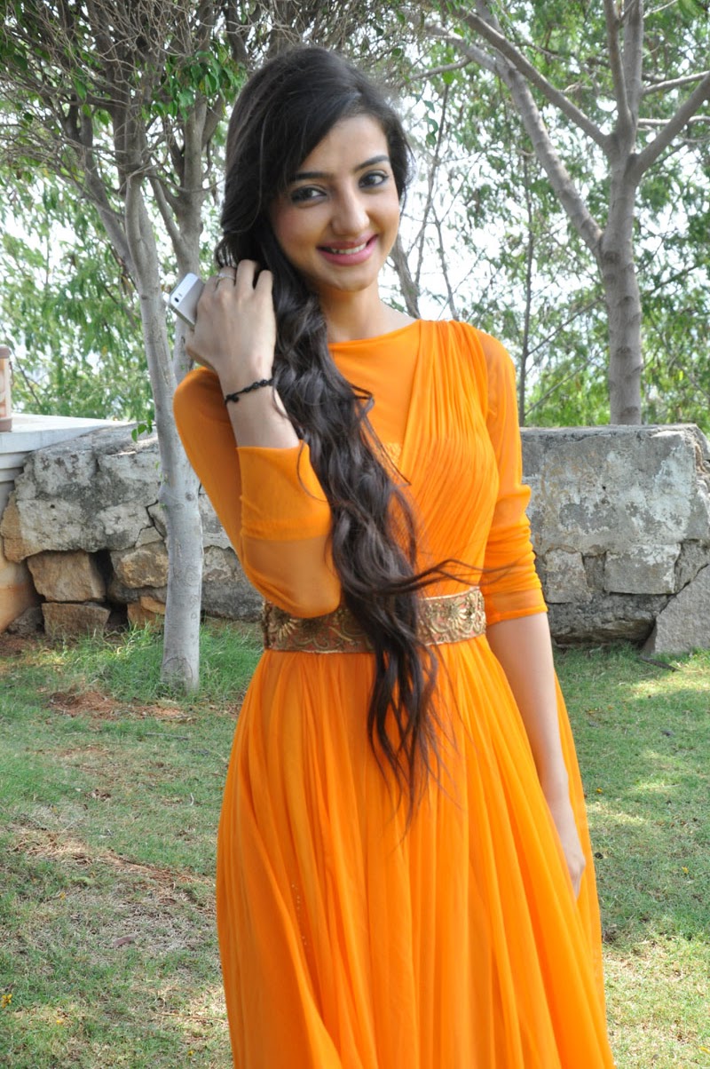 Loveleen Sasan latest glamorous photos