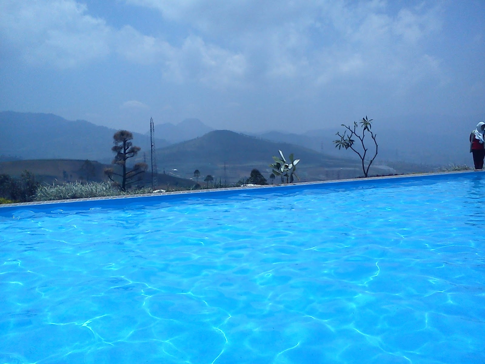 Traveller Amatir: Darajat Waterboom & Hot Spring Water Garut