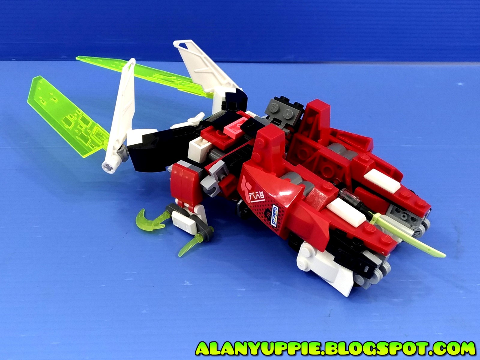 Alanyuppie's LEGO Transformers: Kai's Mech Bug aka Insecticon Shrapnel ...