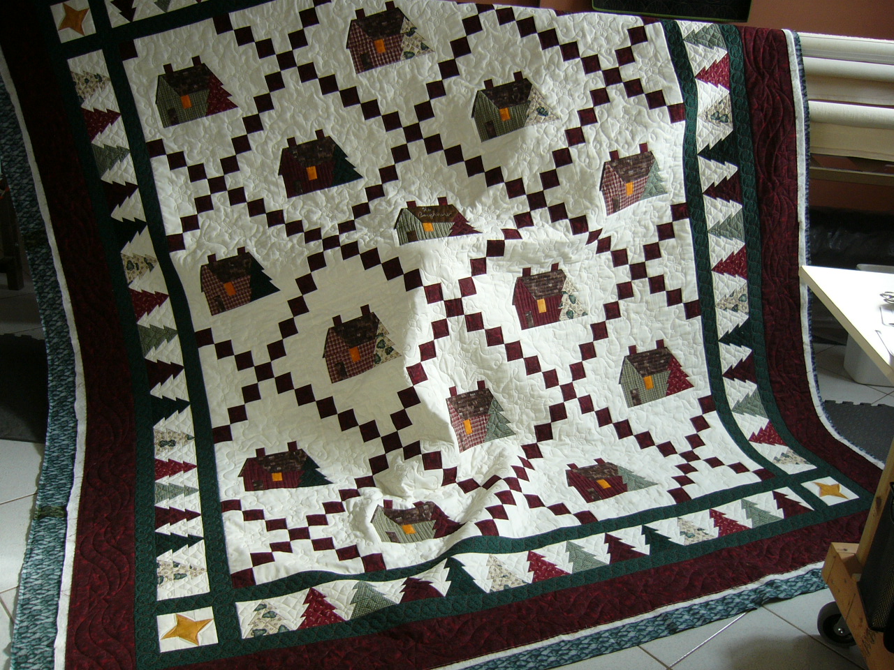 caledonia quilter: Winter House Quilt, Christmas Panel Quilt