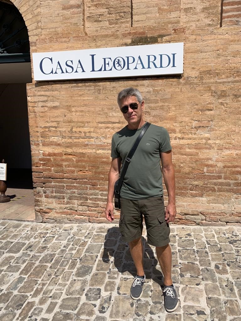 Alla volta di Leucade: ALFONSO ANGRISANI NEL GIARDINO DELLE "RIMEMBRANZE"