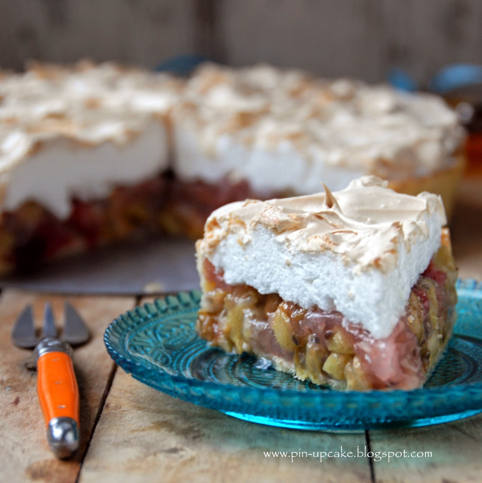 PIN - UP CAKE: Tarta agrestowa z bezą