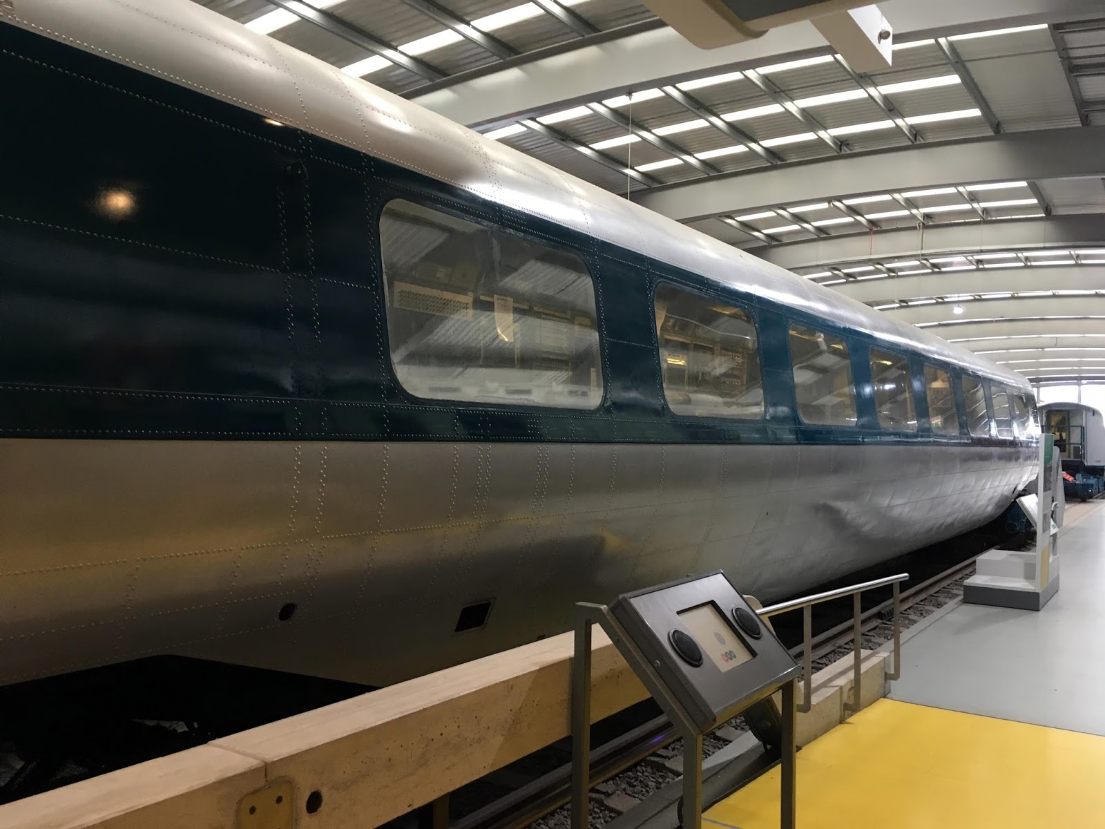 British Diesels and Electrics: Advanced Passenger Train - Experimental ...